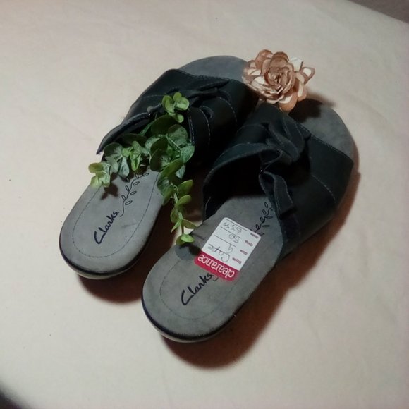 Clarks | Shoes | Clarks Navy Leather Size 9 | Poshmark